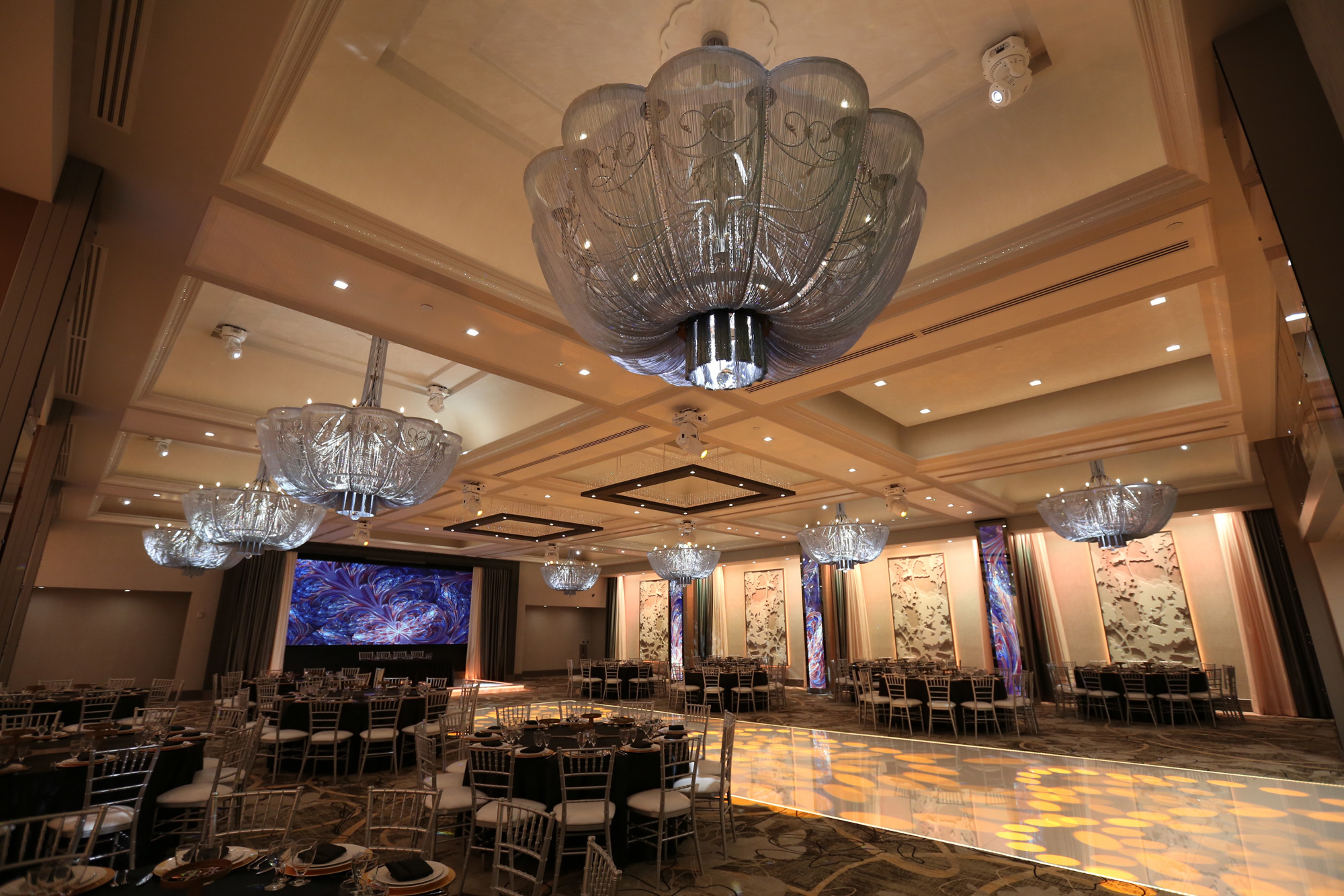 Largest Event & Wedding Venue in N. Hollywood, CA - Le Foyer Ballroom